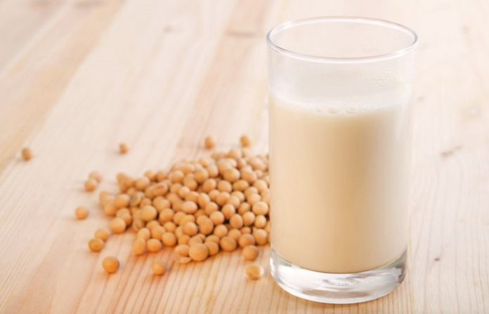 ¿Qué diferencias hay entre la leche de vaca y la bebida de soja ...